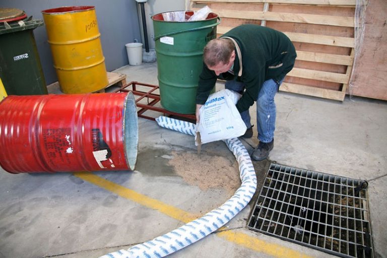 WHEELED BIN OIL SPILL KIT – 360 LITRES – Gulf Safety